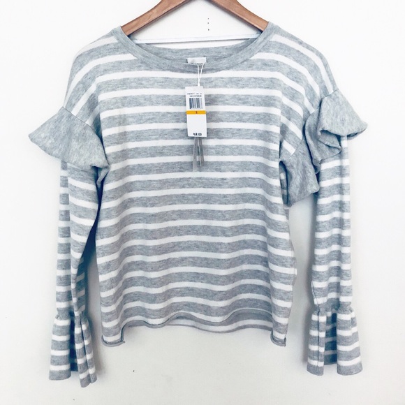 Cupio | Tops | Cupio Bell Sleeves Ruffles Longsleeves | Poshmark